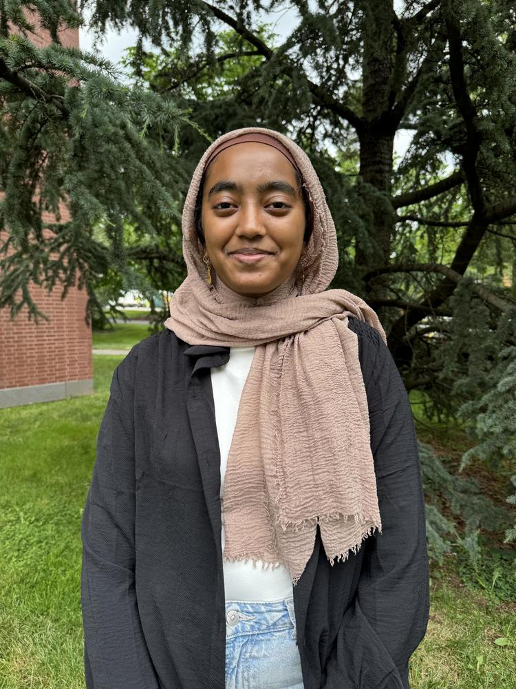 Fariha Begum '25 | Alexander Ploss